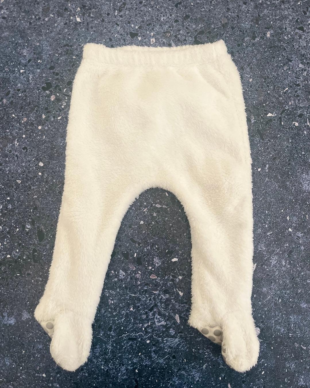 Woolworths white fleece tracksuit set 12/18M – Nearly New Kids