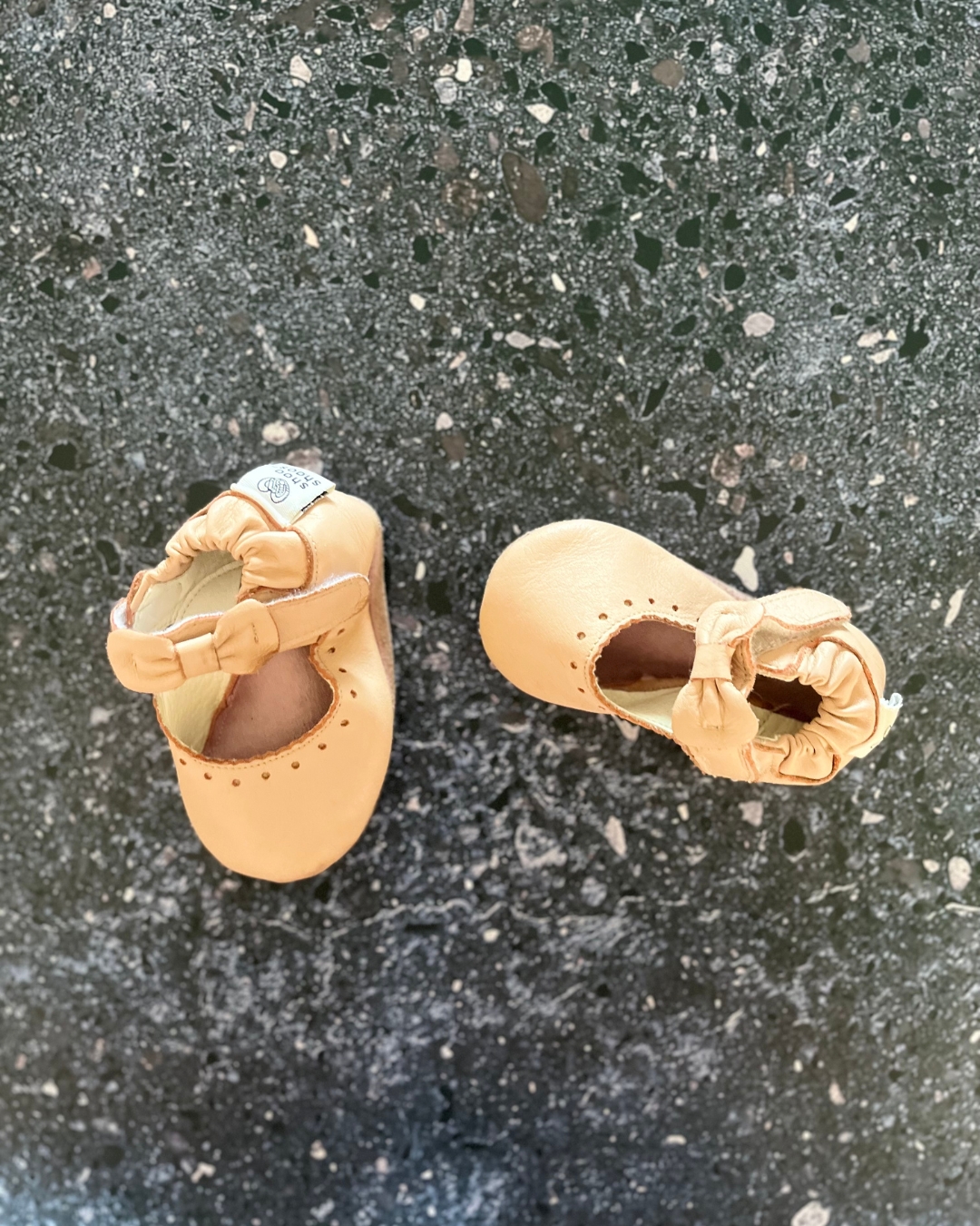 Shooshoos pink bow shoes Size 2 – Nearly New Kids